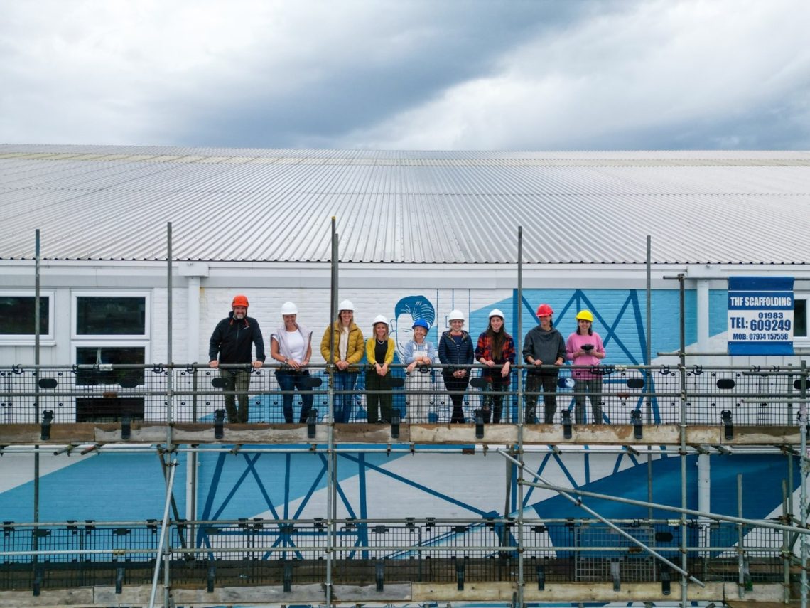 EAST COWES' ICONIC COLUMBINE MURAL CELEBRATED WITH NEW DISPLAY ONBOARD ...